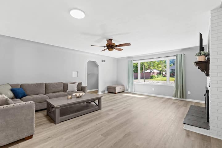 Canal-front Cottage In Waterford - Bloomfield Township, MI