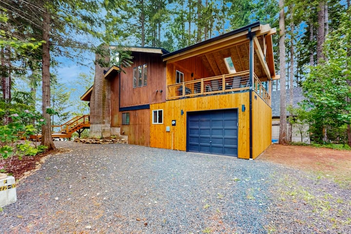 3br Lakefront Gas Grill | Deck | Firepit - Hoodsport, WA