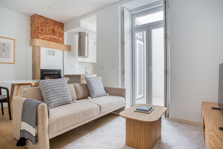 Blueground | São Bento, Full Kitchen & Furnished - 