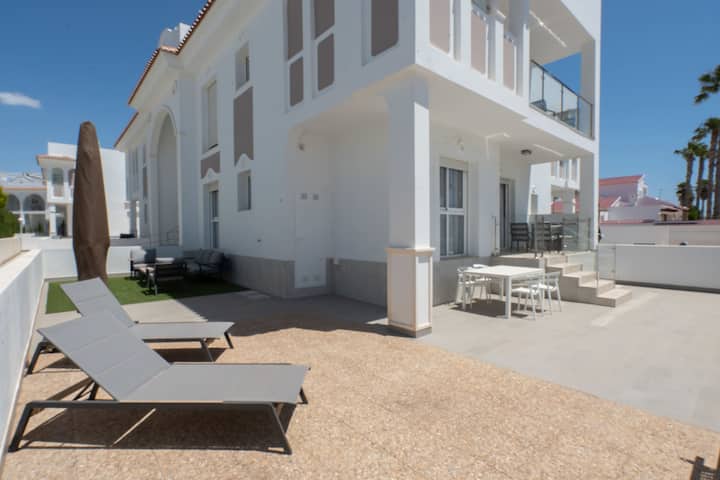 Helgafell Superior Courtyard Suite| Pool & Terrace - Costa Blanca