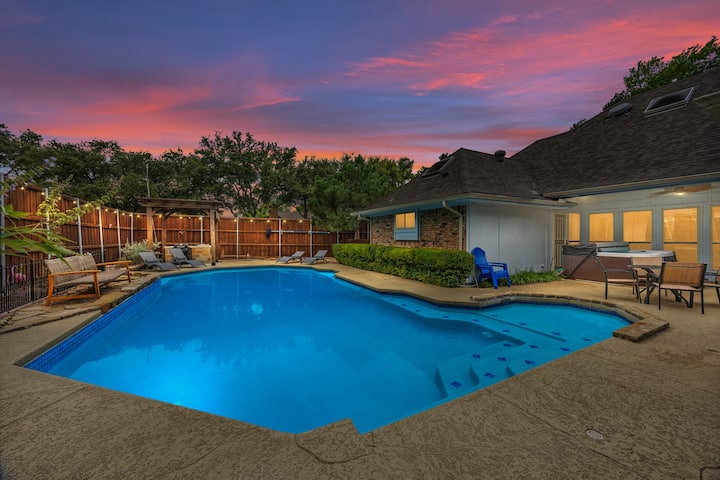 Peaceful Home W/ Pool & Hot Tub + Huge Gameroom - ダラス