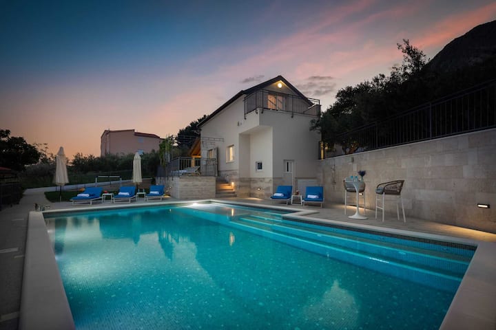 Villa Serenity Gardens With Pool - Split