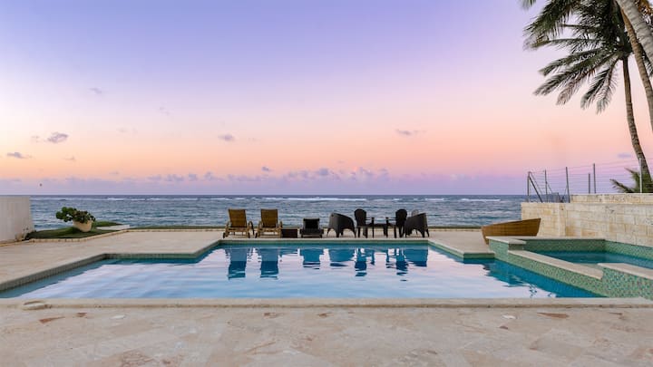 Oceanfront | King Bed, Pool & Ac 102 - Cabarete