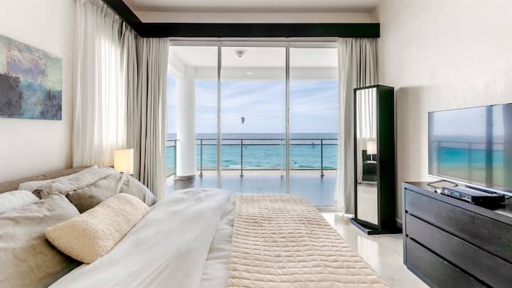 Oceanfront With King Bed Overlooking The Beach - Cabarete