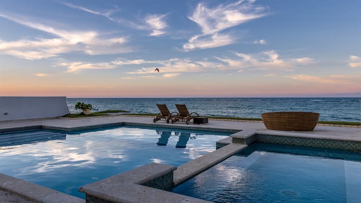 Kite Beach • Oceanfront • Pool & Hot Tub 203 - Cabarete