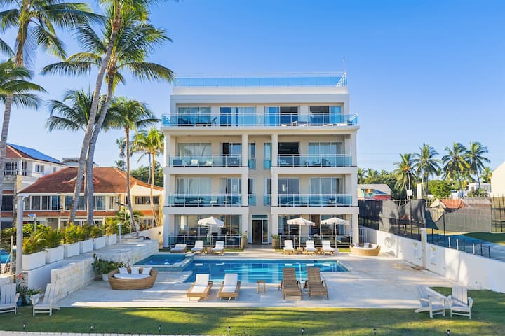 Oceanfront 2br Condo + Pool | King Bed 305 - Cabarete