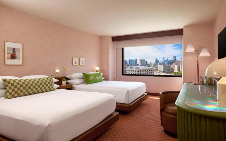 Charming Downtown Stay | Sightseeing. Pool - Austin, TX