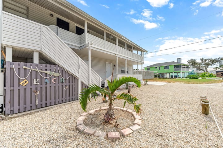 Dog Friendly, Spacious Retreat, Steps To Beach! - Fort Myers Beach, FL