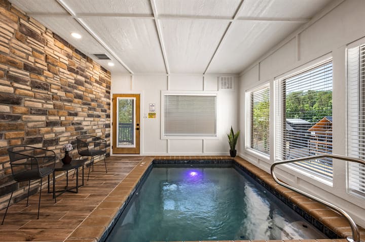 3 King/indoor Pool/hot Tub/game Room/pet Friendly - Pigeon Forge, TN