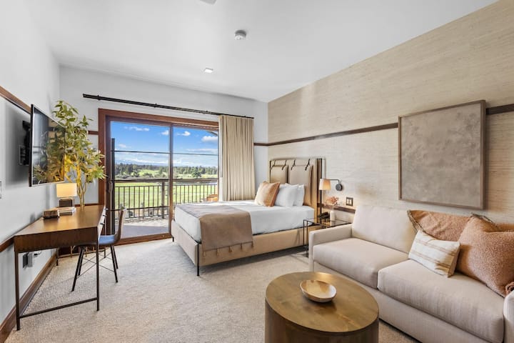 Club Level Standard Queen @ Juniper Preserve - Redmond, OR