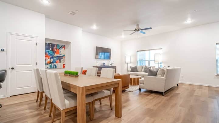 Easy Walk To At&t Stadium | Free Garage Parking - Arlington, TX
