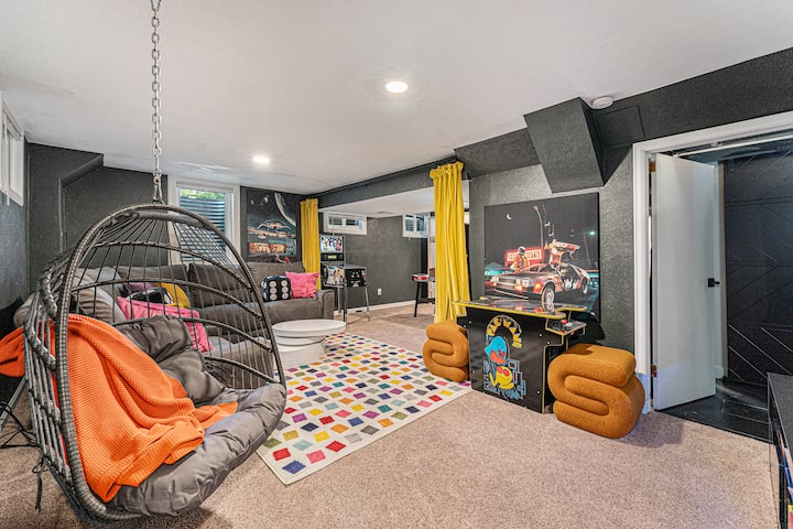 All-in-one Retreat: Spa, Gym, Fun Room & Location! - Golden, CO