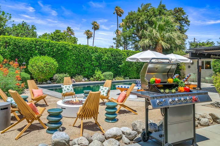 Free Pool Heating! Hot Tub, Pool Table, Fire Pit! - Palm Springs