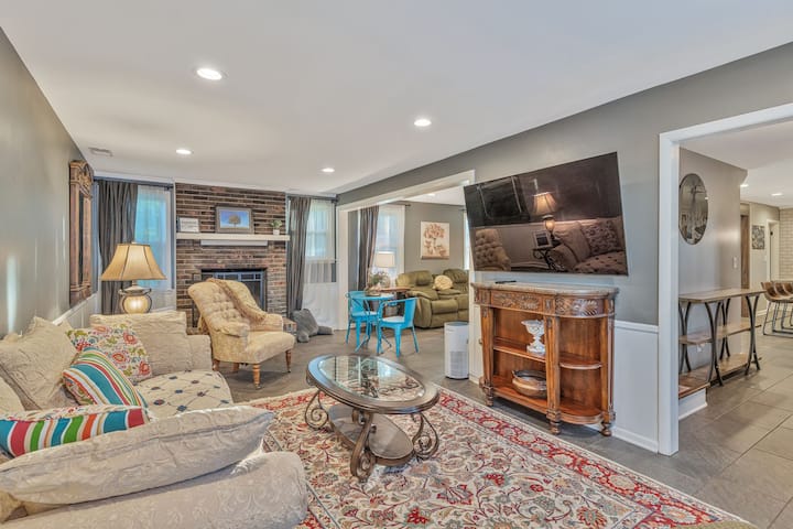 Winter Stay | E Nash House With Chef's Kitchen - Nashville, TN