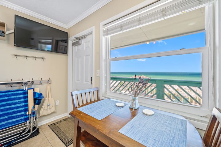 Chateau 7w- Gulf View, Pool Closed- Great Deals! - Belleair Beach, FL