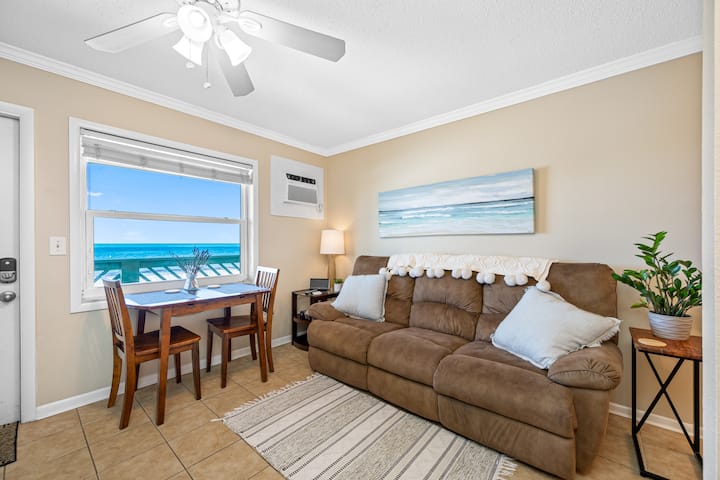 Chateau 7w- Gulf-front Retreat -Great Rates! - Belleair Beach, FL