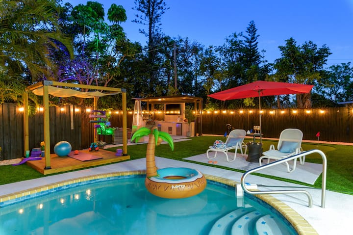 Heated Pool & Spa •  Outdoor Kitchen/theater/games - Bradenton, FL