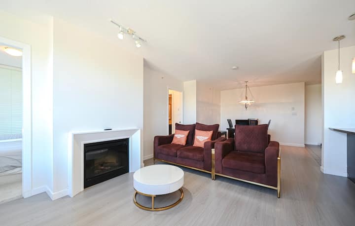Skyline Peak: Entire Private Guest Suite - Coquitlam