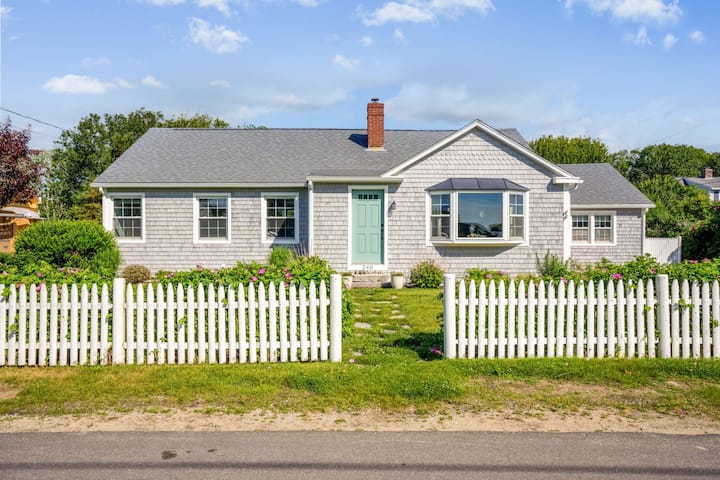 Idyllic Drakes Island Home W/private Beach Path! - Wells, ME