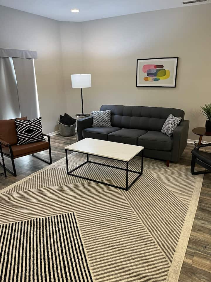 Unique 3 Story, 3 En-suite, Garage & Rooftop Deck - Heard Museum