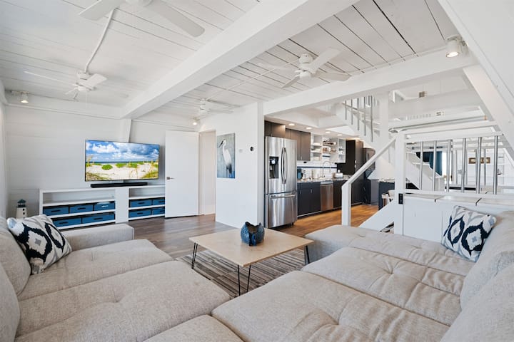 Waterfront~nostalgic Beach Cottage - Dauphin Island, AL