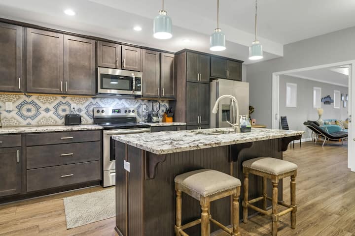Stylish 3br 2ba Retreat In The Heart Of Louisville - 루이빌