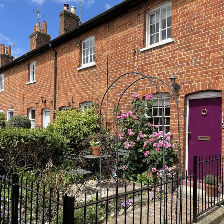 Historic 1bd Cottage In Heart Of Farnham - Farnham