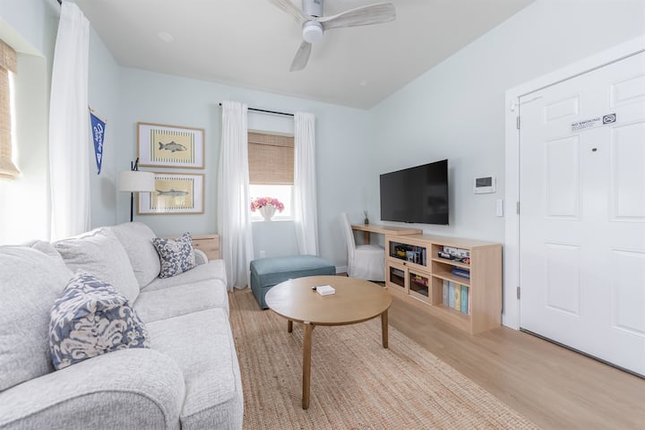 Enjoy Pool & Full Linens | 2 Blks 2 Beach/boards! - Ocean City, NJ