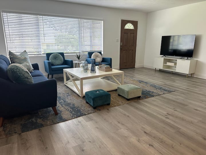 Hollingsworth Modern House In Lakeland - Lakeland, FL