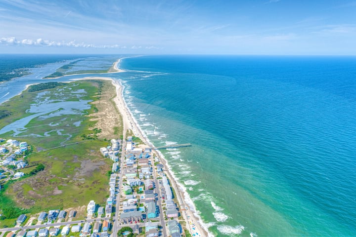 Coastal Bliss Hideaway *Prime Location - Carolina Beach, NC
