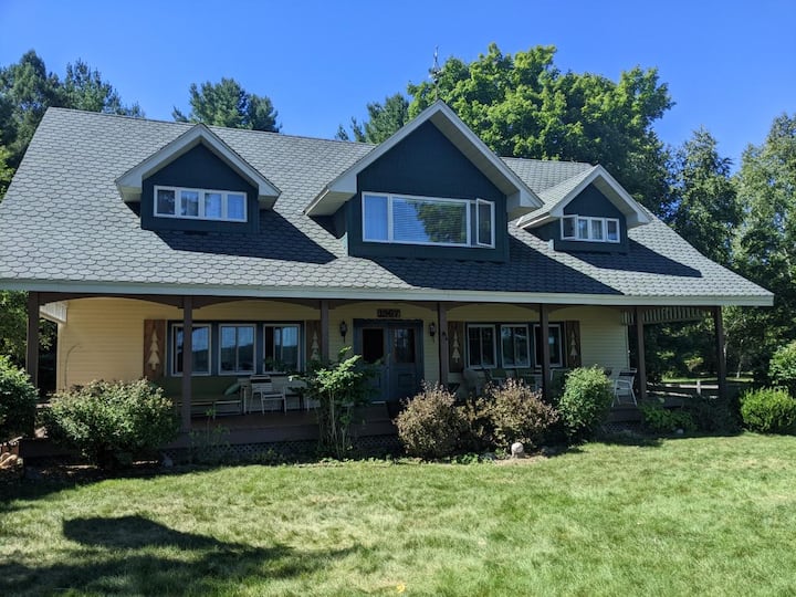 Historic Home Near Leland With Lake View. Pet Ok. - Leland, MI