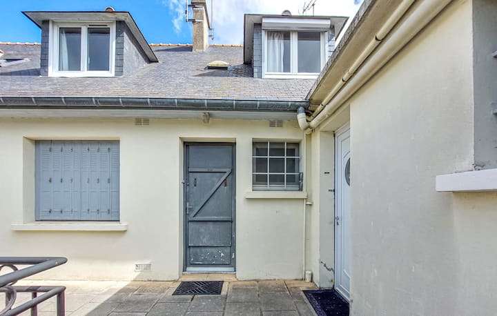 Amazing Apartment In Saint-lunaire - Saint-Briac-sur-Mer