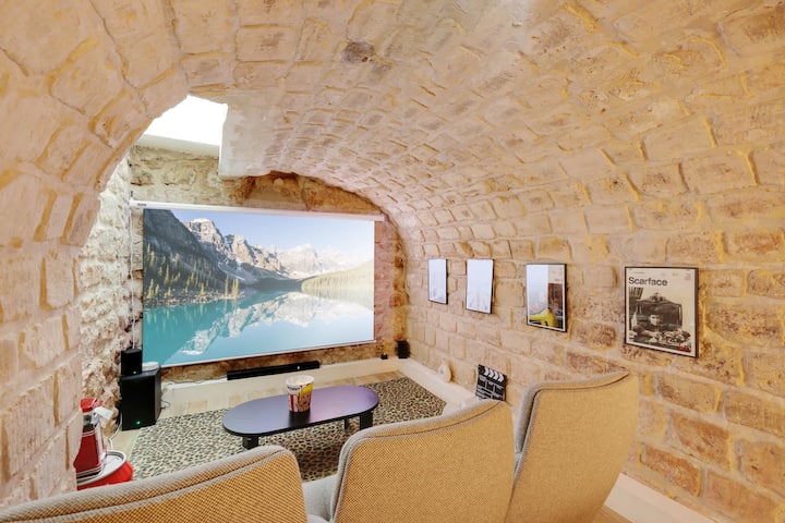 Paris Hideaway: Private Cinema – Gethosted - France