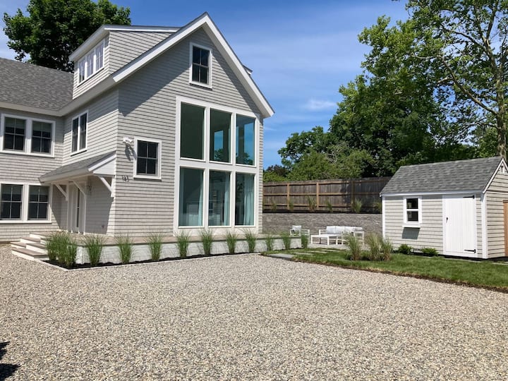 Modern Home! Walk To Downtown! No Pets. - Oak Bluffs, MA