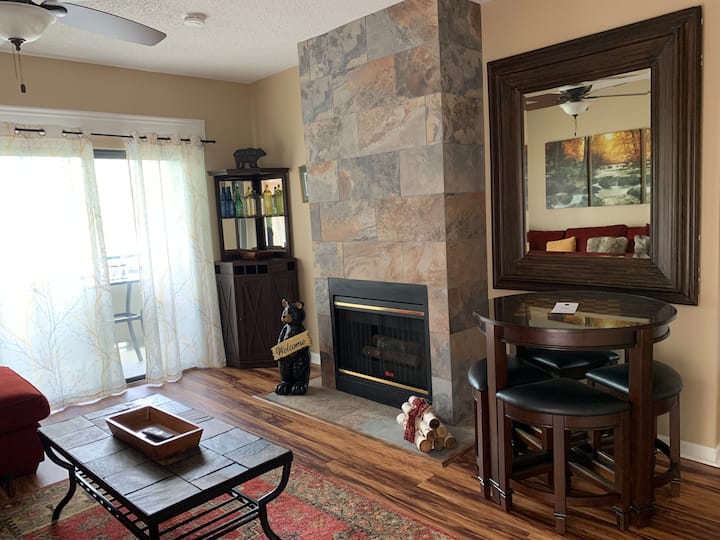 Li 606 2br Condo W/balcony Close To Downtown - Gatlinburg, TN