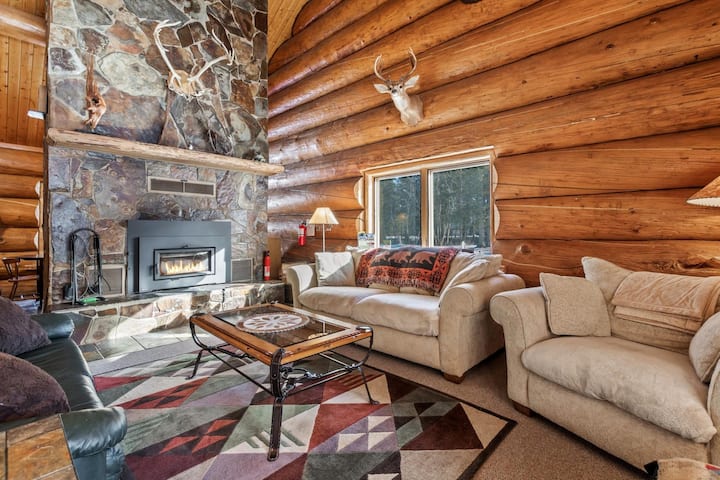 Stillwater Log Home - Great Montana Cabin! - Glacier National Park