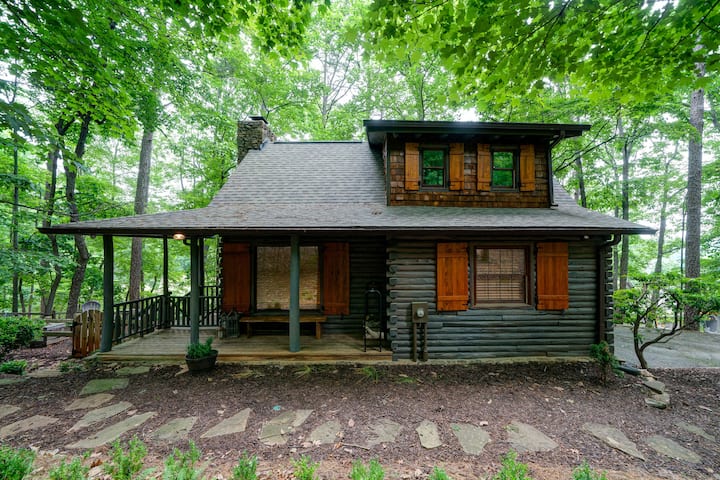 The Guest House – Historic Log Cabin In Big Canoe - Big Canoe, GA