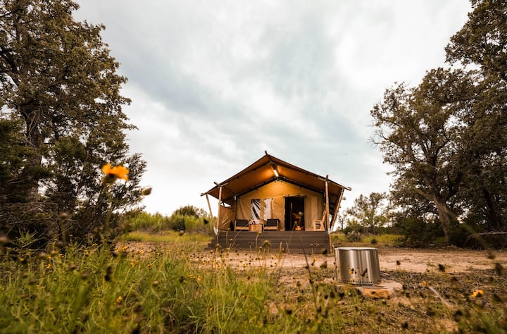 Evergreen Tent At Hilla Ranch Glamping - Colorado Bend State Park, Bend