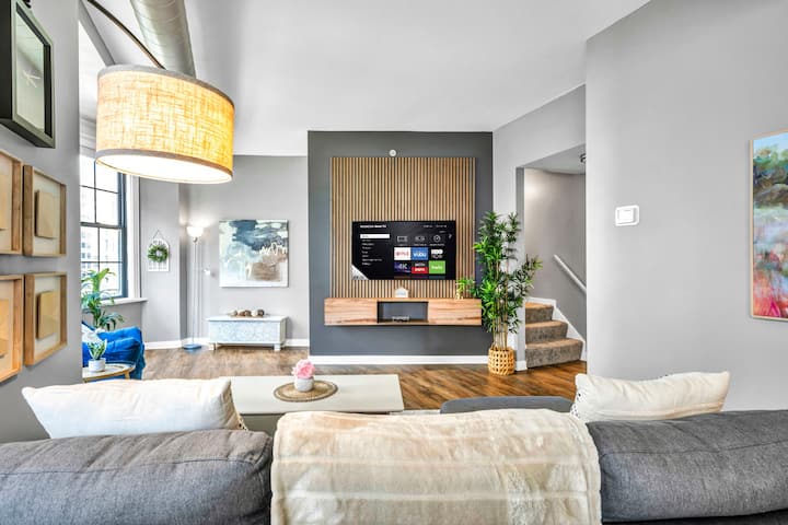 Flatiron Suite @ Downtown|playhouse Sq|pool+gym - Cleveland