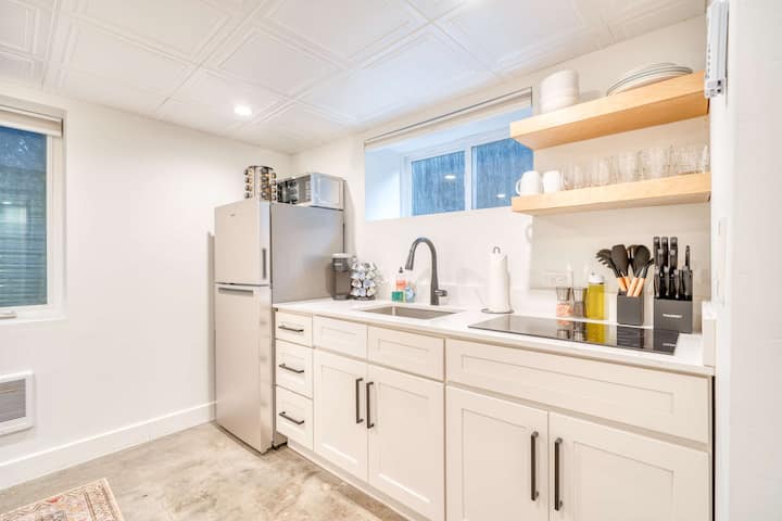 Compact Retreat - Great Value - Prime Ne Area - Portland, OR