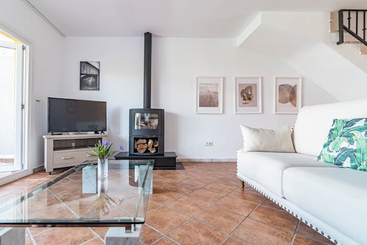 Pg9 - Andalucian 3-story Townhouse Near Estepona - Estepona