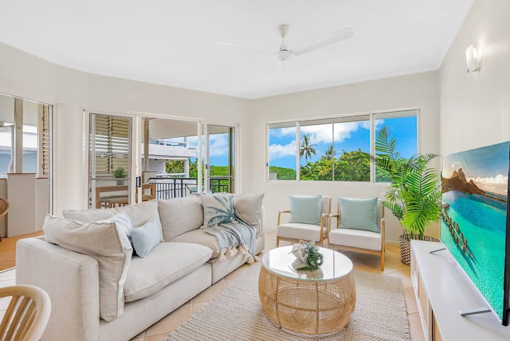 Water Views On The Esplanade - Cairns