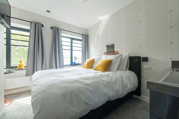Chambre Confortable Avec Kitchenette, Douche Et W - Tilbourg