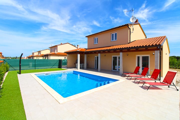 House 2339/115030 - プーラ