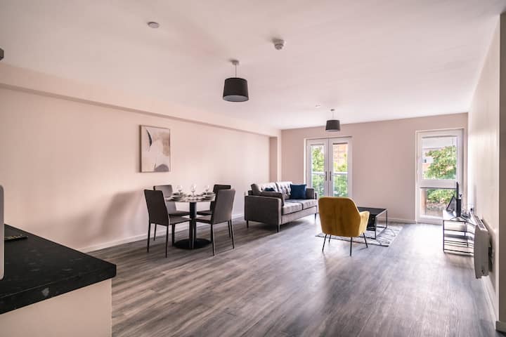 Fantastic 2 Bedroom Manchester Apartment - Manchester