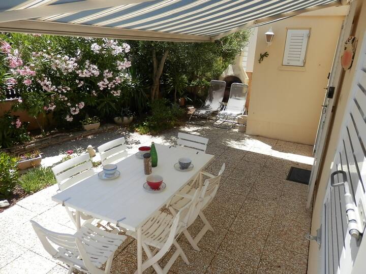 T3 Confort, 200m Plage, Terrasse, Parking, 4-6p - Gruissan