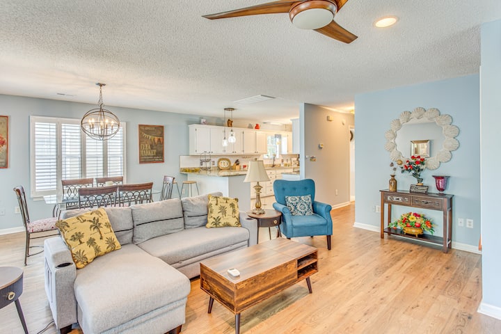 Walk To Ocean & Pier: Surfside Beach Family Escape - Surfside Beach, SC