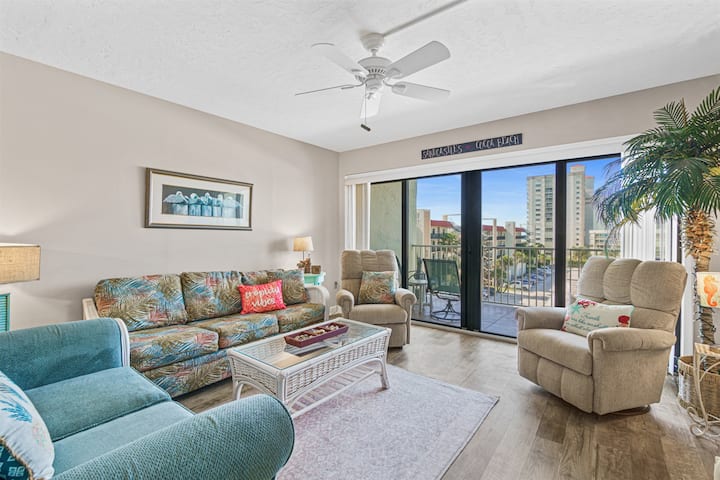 Oceanfront | Year-round Pool | Prime Location | Pr - Cocoa Beach, FL