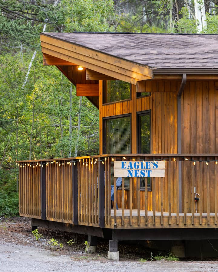 Crowsnest River Chalet - Eagle - Bellevue