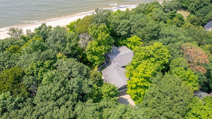 Hummingbird Beach House | Lakefront | Sunset Views - Holland, MI